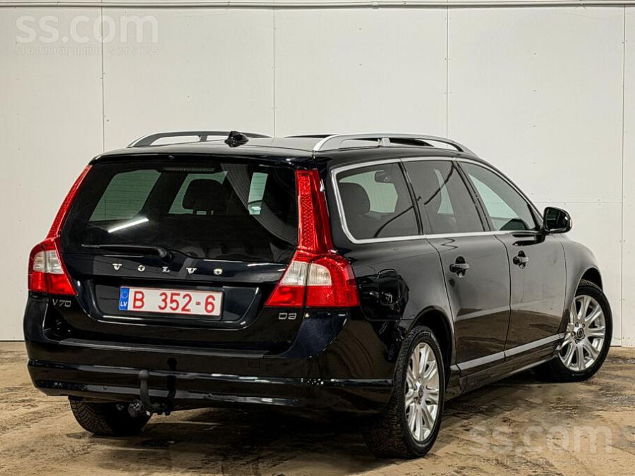Black Volvo V70 2010 in Jurmala, with an engine capacity of 2.00 L and mileage of 294 thousand km for 6750 €, photo 8 on AUTOMOTO.COM.LV