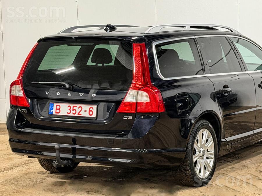 Black Volvo V70 2010 in Jurmala, with an engine capacity of 2.00 L and mileage of 294 thousand km for 6750 €, photo 9 on AUTOMOTO.COM.LV