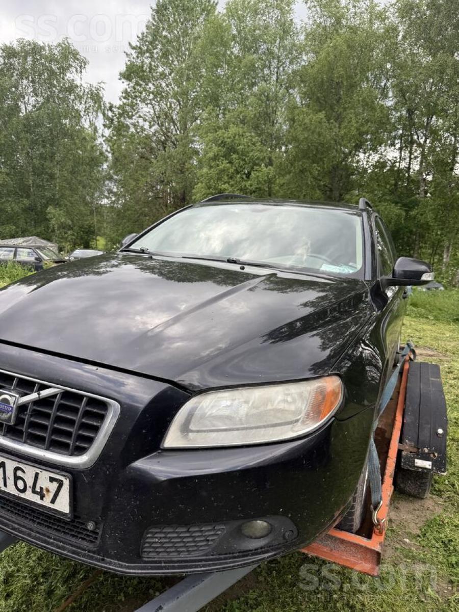 Melns Volvo V70 2007 Cēsis, ar dzinēja tilpumu 2.40 L un nobraukumu 541 tūkst. km par 1500 €, foto 1 vietnē AUTOMOTO.COM.LV