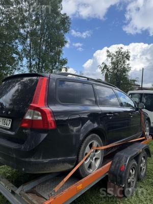 Melns Volvo V70 2007 Cēsis, ar dzinēja tilpumu 2.40 L un nobraukumu 541 tūkst. km par 1500 €, foto 3 vietnē AUTOMOTO.COM.LV
