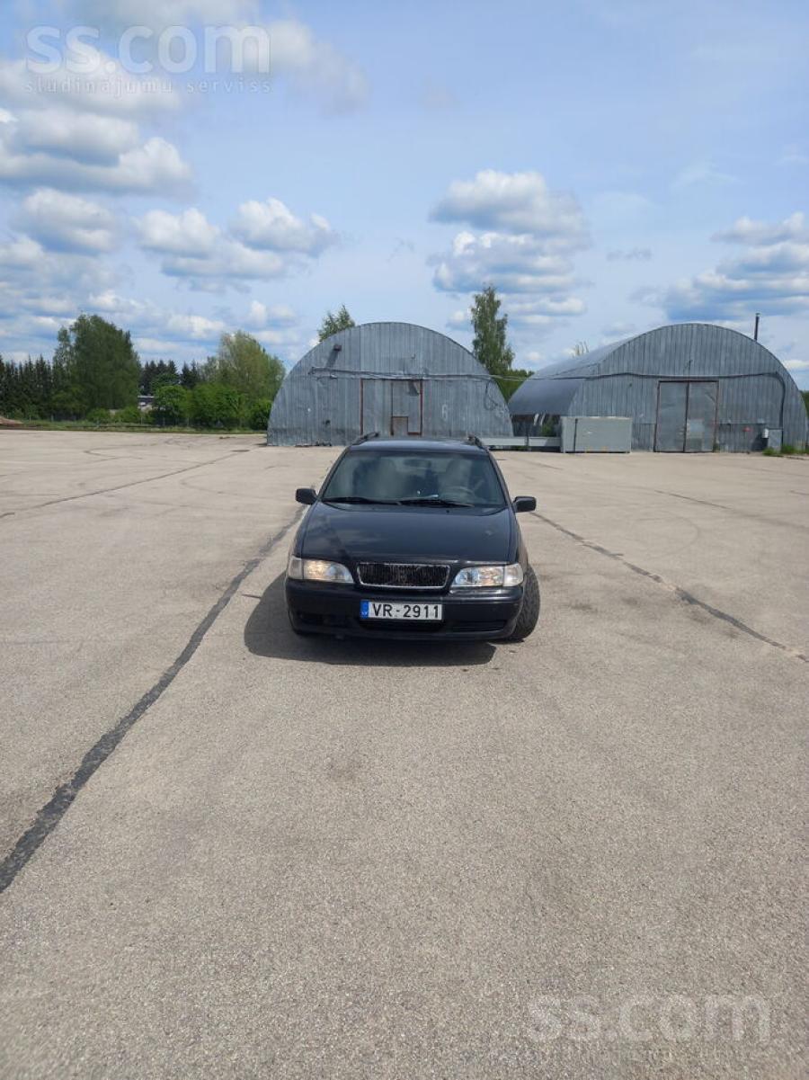 Melns Volvo V70 1999 Cēsis, ar dzinēja tilpumu 2.50 L un nobraukumu 456 tūkst. km par 1200 €, foto 3 vietnē AUTOMOTO.COM.LV