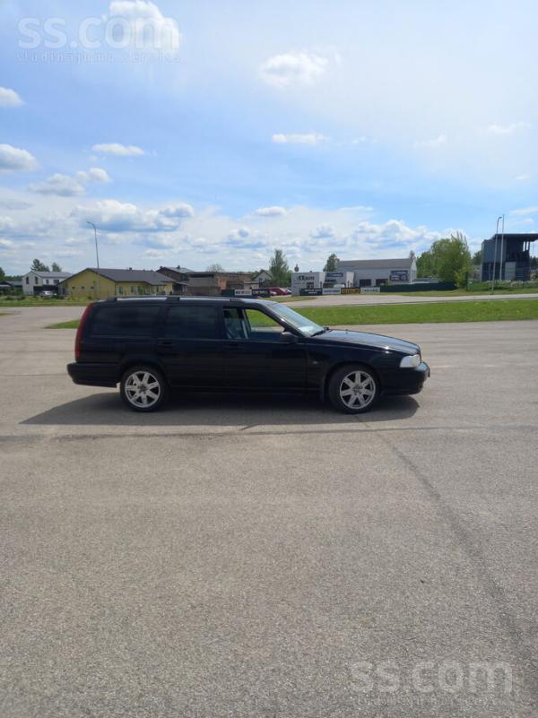 Melns Volvo V70 1999 Cēsis, ar dzinēja tilpumu 2.50 L un nobraukumu 456 tūkst. km par 1200 €, foto 5 vietnē AUTOMOTO.COM.LV