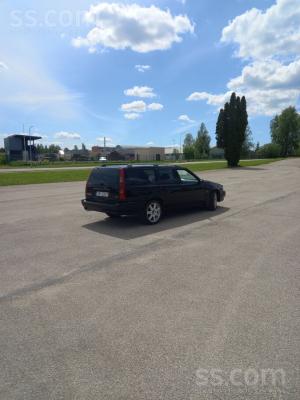 Melns Volvo V70 1999 Cēsis, ar dzinēja tilpumu 2.50 L un nobraukumu 456 tūkst. km par 1200 €, foto 6 vietnē AUTOMOTO.COM.LV