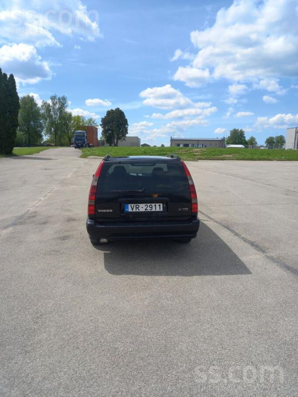 Melns Volvo V70 1999 Cēsis, ar dzinēja tilpumu 2.50 L un nobraukumu 456 tūkst. km par 1200 €, foto 7 vietnē AUTOMOTO.COM.LV