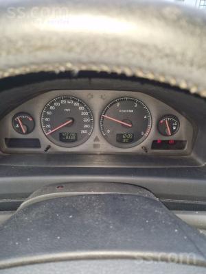 Melns Volvo V70 2000 Ventspils, ar dzinēja tilpumu 2.50 L un nobraukumu 425 tūkst. km par 350 €, foto 4 vietnē AUTOMOTO.COM.LV