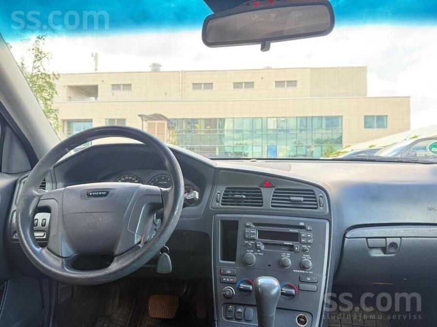 Melns Volvo V70 2001 Rīga, ar dzinēja tilpumu 2.40 L un nobraukumu 0 tūkst. km par 3200 €, foto 6 vietnē AUTOMOTO.COM.LV