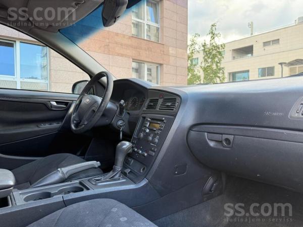 Черный Вольво В70 2001 в Рига, объемом двигателя 2.40 л и пробегом 0 тыс. км за 3200 €, фото 8 на AUTOMOTO.COM.LV