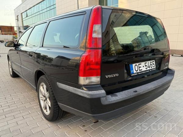 Black Volvo V70 2002 in Riga, with an engine capacity of 2.40 L and mileage of 0 thousand km for 2500 €, photo 6 on AUTOMOTO.COM.LV