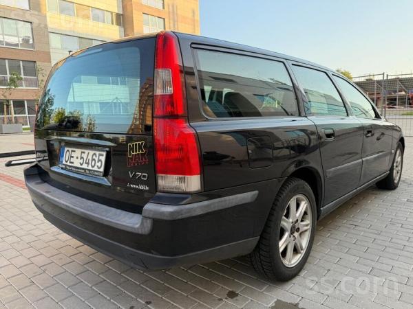 Black Volvo V70 2002 in Riga, with an engine capacity of 2.40 L and mileage of 0 thousand km for 2500 €, photo 7 on AUTOMOTO.COM.LV