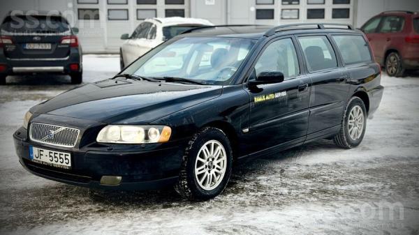 Black Volvo V70 2004 in Riga, with an engine capacity of 2.40 L and mileage of 285 thousand km for 996 €, photo 3 on AUTOMOTO.COM.LV