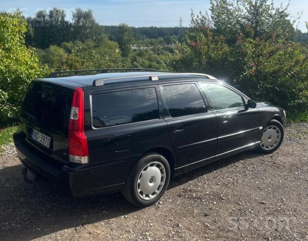 Melns Volvo V70 2004 Tukums, ar dzinēja tilpumu 2.40 L un nobraukumu 405 tūkst. km par 2399 €, foto 5 vietnē AUTOMOTO.COM.LV
