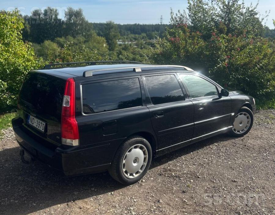 Melns Volvo V70 2004 Tukums, ar dzinēja tilpumu 2.40 L un nobraukumu 405 tūkst. km par 2399 €, foto 5 vietnē AUTOMOTO.COM.LV