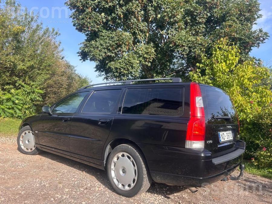 Melns Volvo V70 2004 Tukums, ar dzinēja tilpumu 2.40 L un nobraukumu 405 tūkst. km par 2399 €, foto 6 vietnē AUTOMOTO.COM.LV