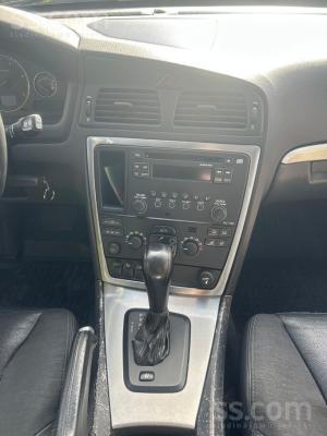Melns Volvo V70 2004 Tukums, ar dzinēja tilpumu 2.40 L un nobraukumu 405 tūkst. km par 2399 €, foto 10 vietnē AUTOMOTO.COM.LV