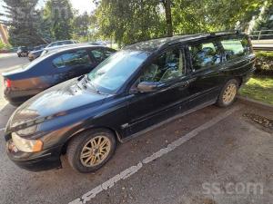 Black Volvo V70 2006 in Ogre, with an engine capacity of 2.40 L and mileage of 400 thousand km for 1250 €, photo  on AUTOMOTO.COM.LV