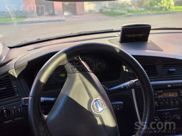 Melns Volvo V70 2006 Ogre, ar dzinēja tilpumu 2.40 L un nobraukumu 400 tūkst. km par 1250 €, foto 6 vietnē AUTOMOTO.COM.LV