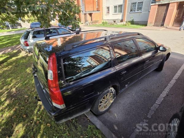 Melns Volvo V70 2006 Ogre, ar dzinēja tilpumu 2.40 L un nobraukumu 400 tūkst. km par 1250 €, foto 9 vietnē AUTOMOTO.COM.LV