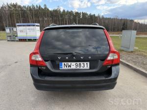 Melns Volvo V70 2008 Talsi, ar dzinēja tilpumu 2.40 L un nobraukumu 379 tūkst. km par 2750 €, foto 5 vietnē AUTOMOTO.COM.LV