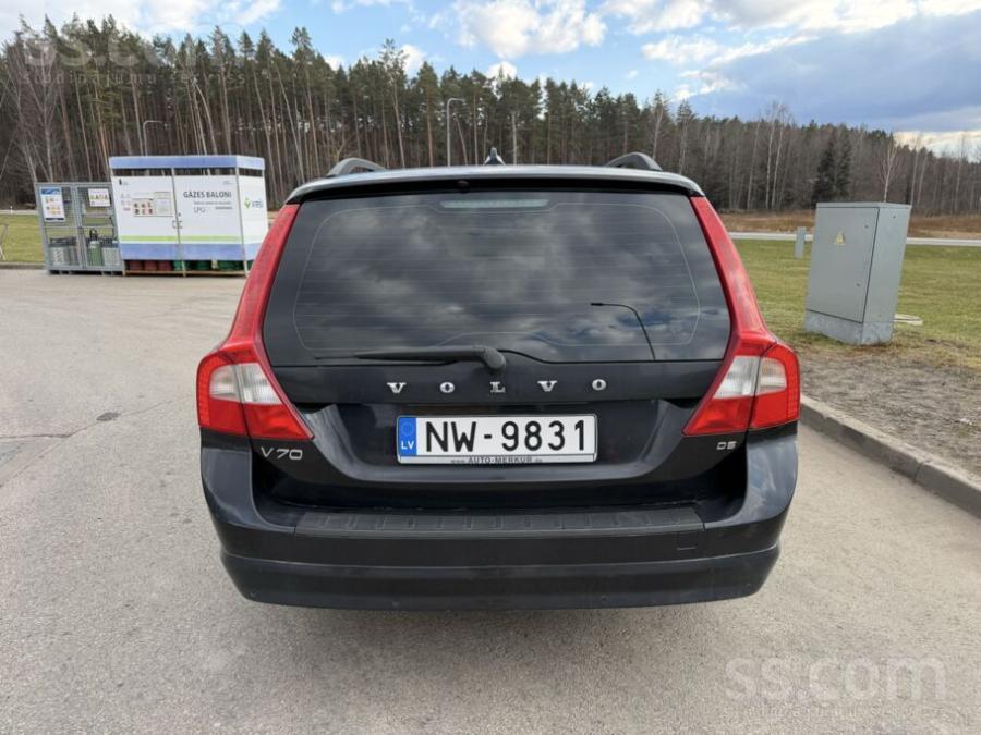 Melns Volvo V70 2008 Talsi, ar dzinēja tilpumu 2.40 L un nobraukumu 379 tūkst. km par 2750 €, foto 5 vietnē AUTOMOTO.COM.LV