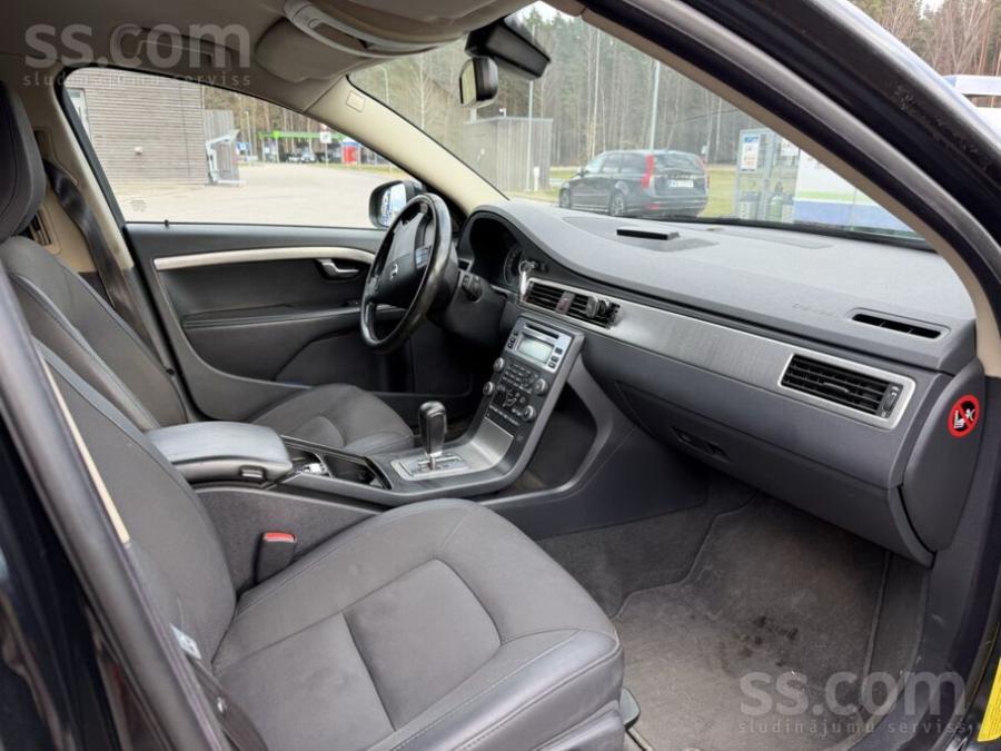 Melns Volvo V70 2008 Talsi, ar dzinēja tilpumu 2.40 L un nobraukumu 379 tūkst. km par 2750 €, foto 8 vietnē AUTOMOTO.COM.LV