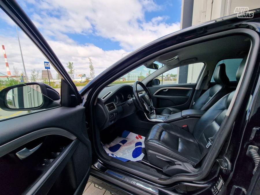 Black Volvo V70 2011 in Vilnius, with an engine capacity of 2.00 L and mileage of 240 thousand km for 5950 €, photo 13 on AUTOMOTO.COM.LV