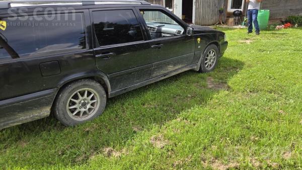 Black Volvo V70 1997 in Valka, with an engine capacity of 2.50 L and mileage of 392 thousand km for 1200 €, photo 2 on AUTOMOTO.COM.LV
