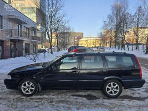 Черный Вольво В70 1998 в Вильнюс, объемом двигателя 2.50 л и пробегом 312 тыс. км за 850 €, фото 3 на AUTOMOTO.COM.LV