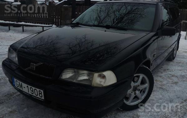 Melns Volvo V70 1998 Rīga, ar dzinēja tilpumu 2.50 L un nobraukumu 468 tūkst. km par 1250 €, foto 2 vietnē AUTOMOTO.COM.LV