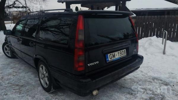 Melns Volvo V70 1998 Rīga, ar dzinēja tilpumu 2.50 L un nobraukumu 468 tūkst. km par 1250 €, foto 6 vietnē AUTOMOTO.COM.LV