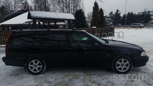 Melns Volvo V70 1998 Rīga, ar dzinēja tilpumu 2.50 L un nobraukumu 468 tūkst. km par 1250 €, foto 9 vietnē AUTOMOTO.COM.LV