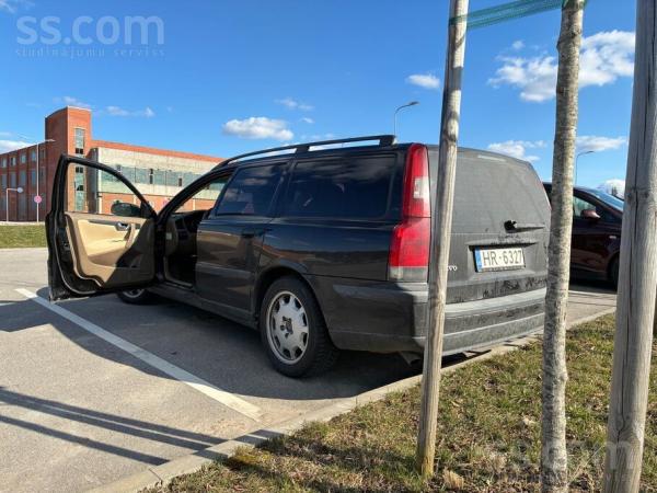 Черный Вольво В70 1998 в Валмиера, объемом двигателя 2.40 л и пробегом 59 тыс. км за 500 €, фото 5 на AUTOMOTO.COM.LV
