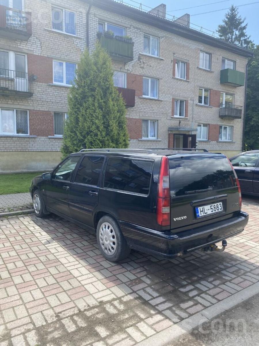 Melns Volvo V70 1998 Aizkraukle, ar dzinēja tilpumu 2.50 L un nobraukumu 267 tūkst. km par 1300 €, foto 4 vietnē AUTOMOTO.COM.LV