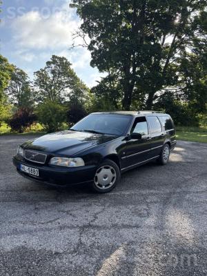 Black Volvo V70 1998 in Aizkraukle, with an engine capacity of 2.40 L and mileage of 255 thousand km for 1200 €, photo  on AUTOMOTO.COM.LV