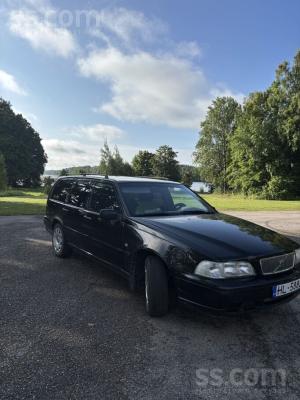 Melns Volvo V70 1998 Aizkraukle, ar dzinēja tilpumu 2.40 L un nobraukumu 255 tūkst. km par 1200 €, foto 3 vietnē AUTOMOTO.COM.LV