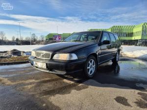 Melns Volvo V70 1999 Kauņa, ar dzinēja tilpumu 2.40 L un nobraukumu 566 tūkst. km par 400 €, foto  vietnē AUTOMOTO.COM.LV