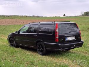 Melns Volvo V70 1999 Rīga, ar dzinēja tilpumu 2.50 L un nobraukumu 420 tūkst. km par 1999 €, foto 5 vietnē AUTOMOTO.COM.LV