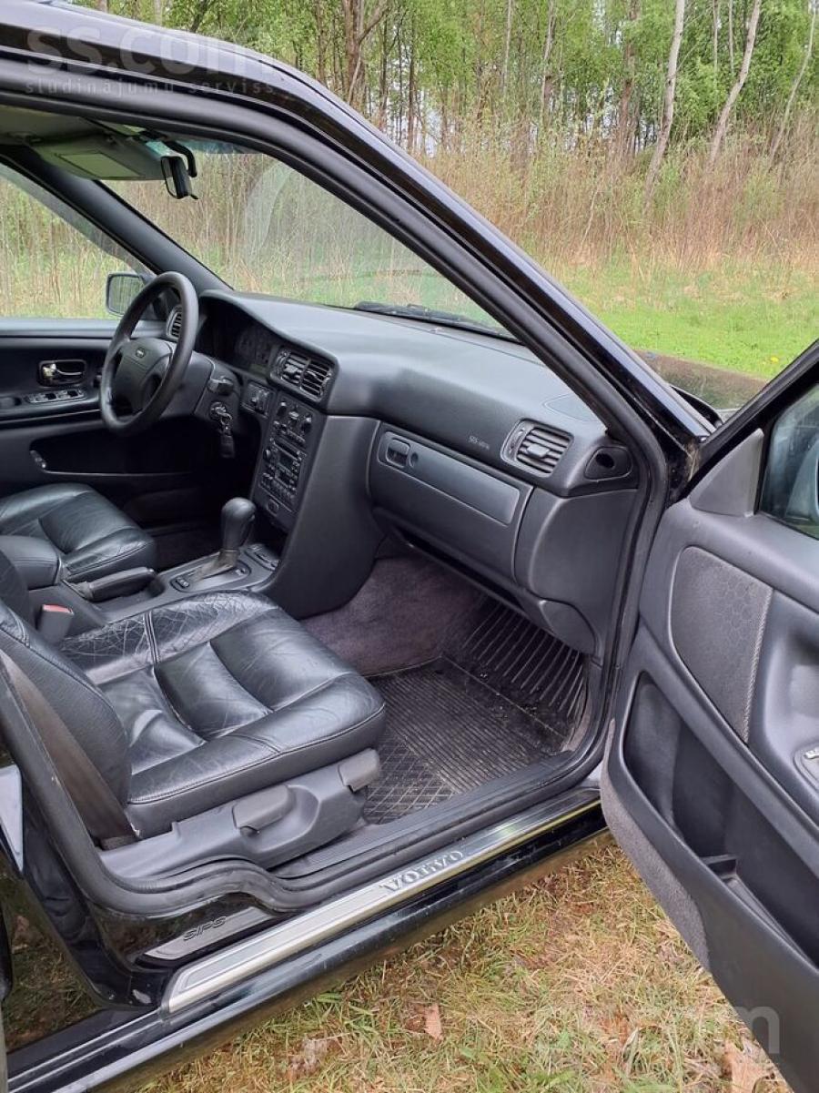 Melns Volvo V70 1999 Rīga, ar dzinēja tilpumu 2.50 L un nobraukumu 420 tūkst. km par 1999 €, foto 7 vietnē AUTOMOTO.COM.LV