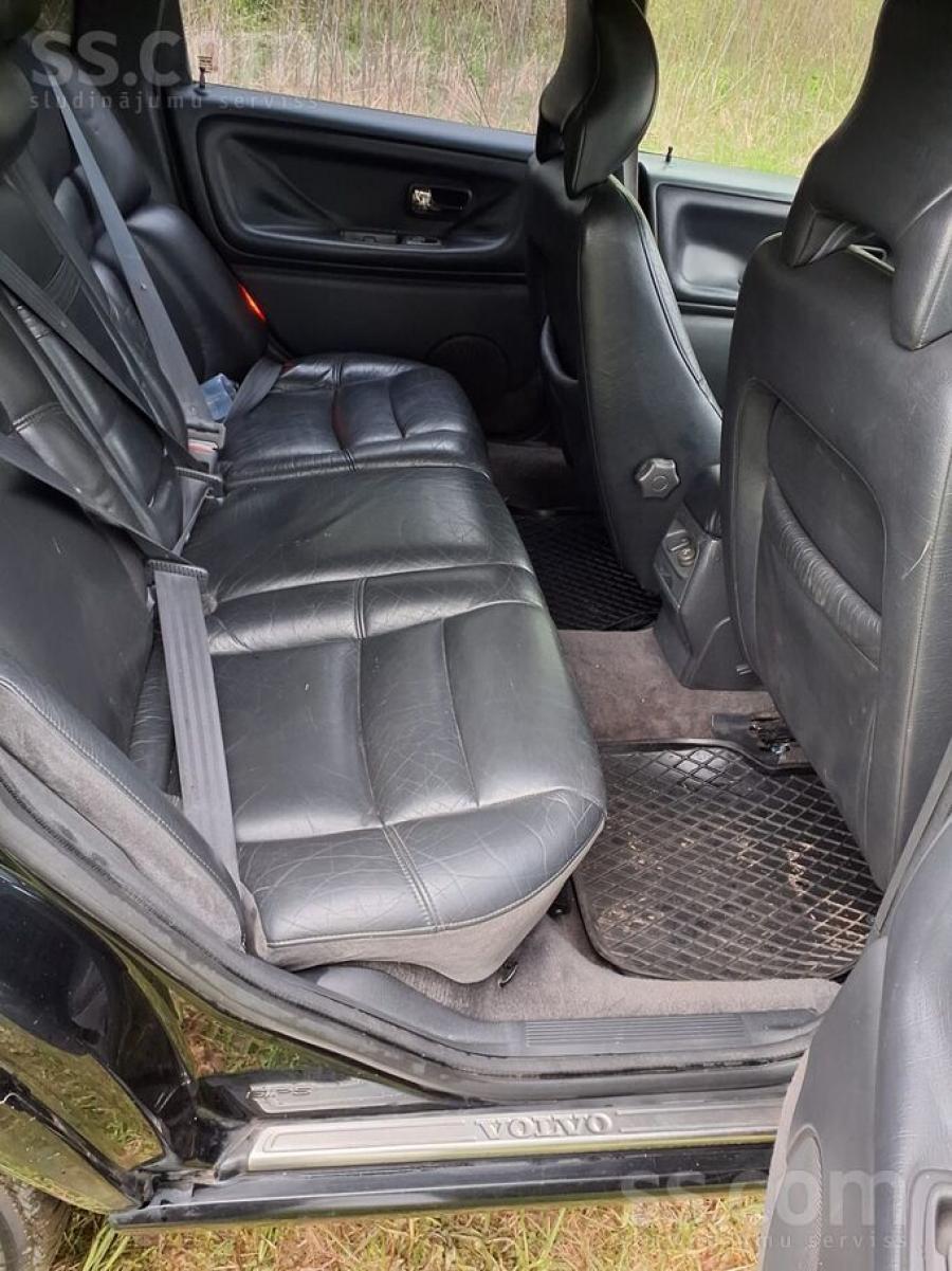 Melns Volvo V70 1999 Rīga, ar dzinēja tilpumu 2.50 L un nobraukumu 420 tūkst. km par 1999 €, foto 9 vietnē AUTOMOTO.COM.LV