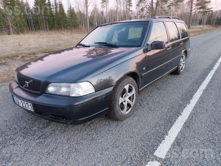 Melns Volvo V70 1999 Rīga, ar dzinēja tilpumu 2.50 L un nobraukumu 617 tūkst. km par 780 €, foto 1 vietnē AUTOMOTO.COM.LV