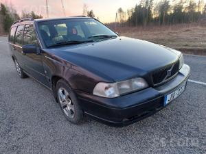 Melns Volvo V70 1999 Rīga, ar dzinēja tilpumu 2.50 L un nobraukumu 617 tūkst. km par 780 €, foto 3 vietnē AUTOMOTO.COM.LV
