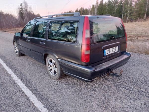Melns Volvo V70 1999 Rīga, ar dzinēja tilpumu 2.50 L un nobraukumu 617 tūkst. km par 780 €, foto 3 vietnē AUTOMOTO.COM.LV