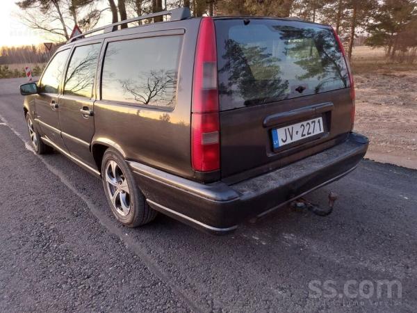 Black Volvo V70 1999 in Riga, with an engine capacity of 2.50 L and mileage of 617 thousand km for 780 €, photo 8 on AUTOMOTO.COM.LV