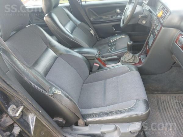 Black Volvo V70 1999 in Riga, with an engine capacity of 2.50 L and mileage of 617 thousand km for 780 €, photo 9 on AUTOMOTO.COM.LV
