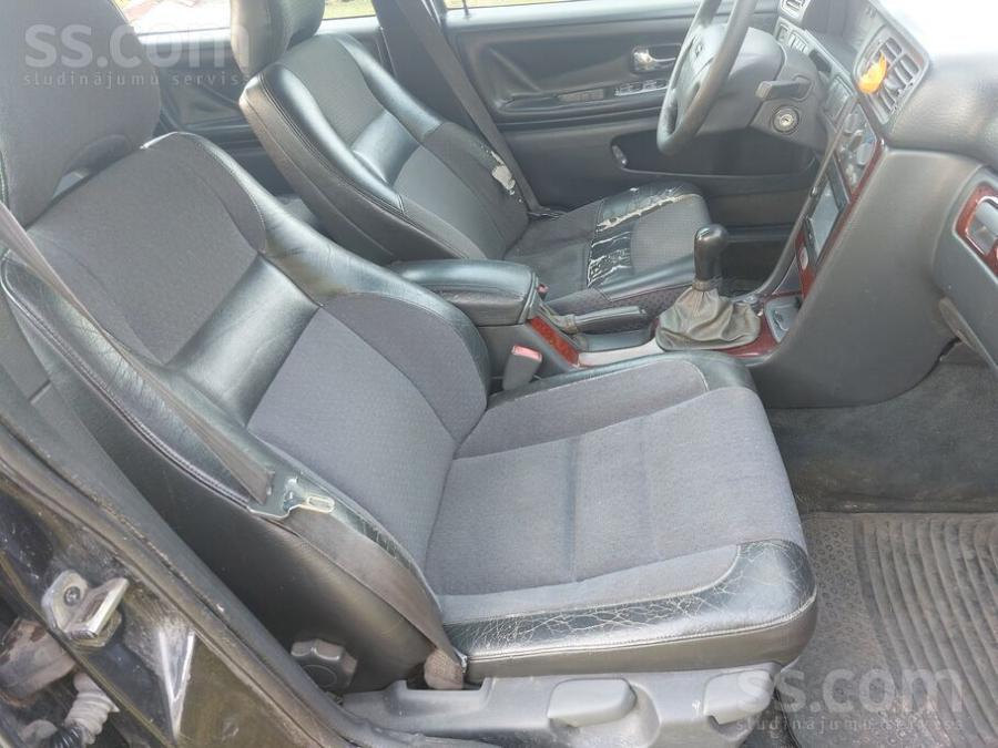 Melns Volvo V70 1999 Rīga, ar dzinēja tilpumu 2.50 L un nobraukumu 617 tūkst. km par 780 €, foto 10 vietnē AUTOMOTO.COM.LV