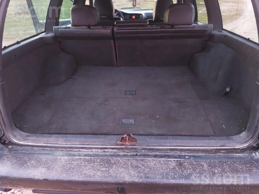 Melns Volvo V70 1999 Rīga, ar dzinēja tilpumu 2.50 L un nobraukumu 617 tūkst. km par 780 €, foto 13 vietnē AUTOMOTO.COM.LV
