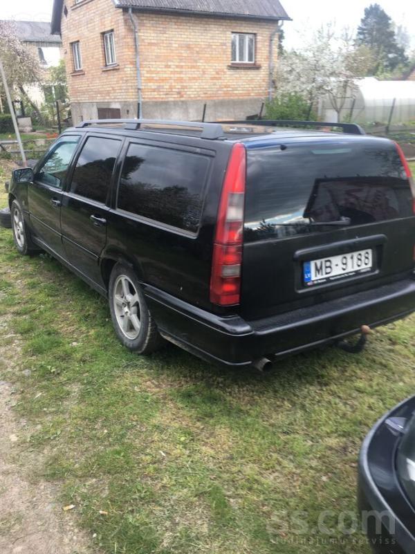 Black Volvo V70 1999 in Jelgava, with an engine capacity of 2.50 L and mileage of 309 thousand km for 1450 €, photo 3 on AUTOMOTO.COM.LV