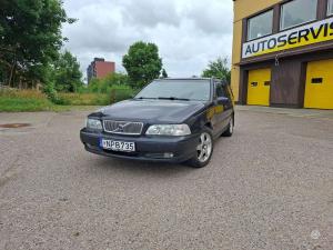 Melns Volvo V70 1999 Klaipėda, ar dzinēja tilpumu 2.40 L un nobraukumu 324 tūkst. km par 950 €, foto 4 vietnē AUTOMOTO.COM.LV