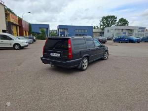 Melns Volvo V70 1999 Klaipėda, ar dzinēja tilpumu 2.40 L un nobraukumu 324 tūkst. km par 950 €, foto 7 vietnē AUTOMOTO.COM.LV