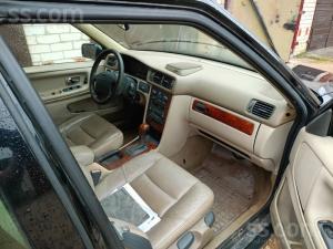 Black Volvo V70 1999 in Kuldiga, with an engine capacity of 2.40 L and mileage of 248 thousand km for 1600 €, photo 5 on AUTOMOTO.COM.LV