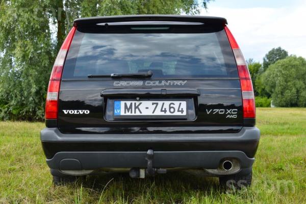 Melns Volvo V70 1999 Rīga, ar dzinēja tilpumu 2.50 L un nobraukumu 260 tūkst. km par 4200 €, foto 4 vietnē AUTOMOTO.COM.LV